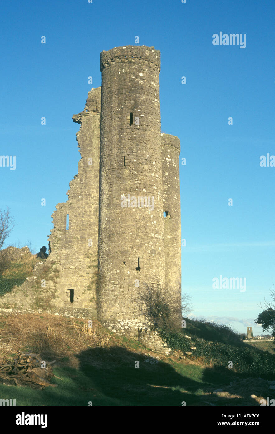 Dunmoe castle hi-res stock photography and images - Alamy