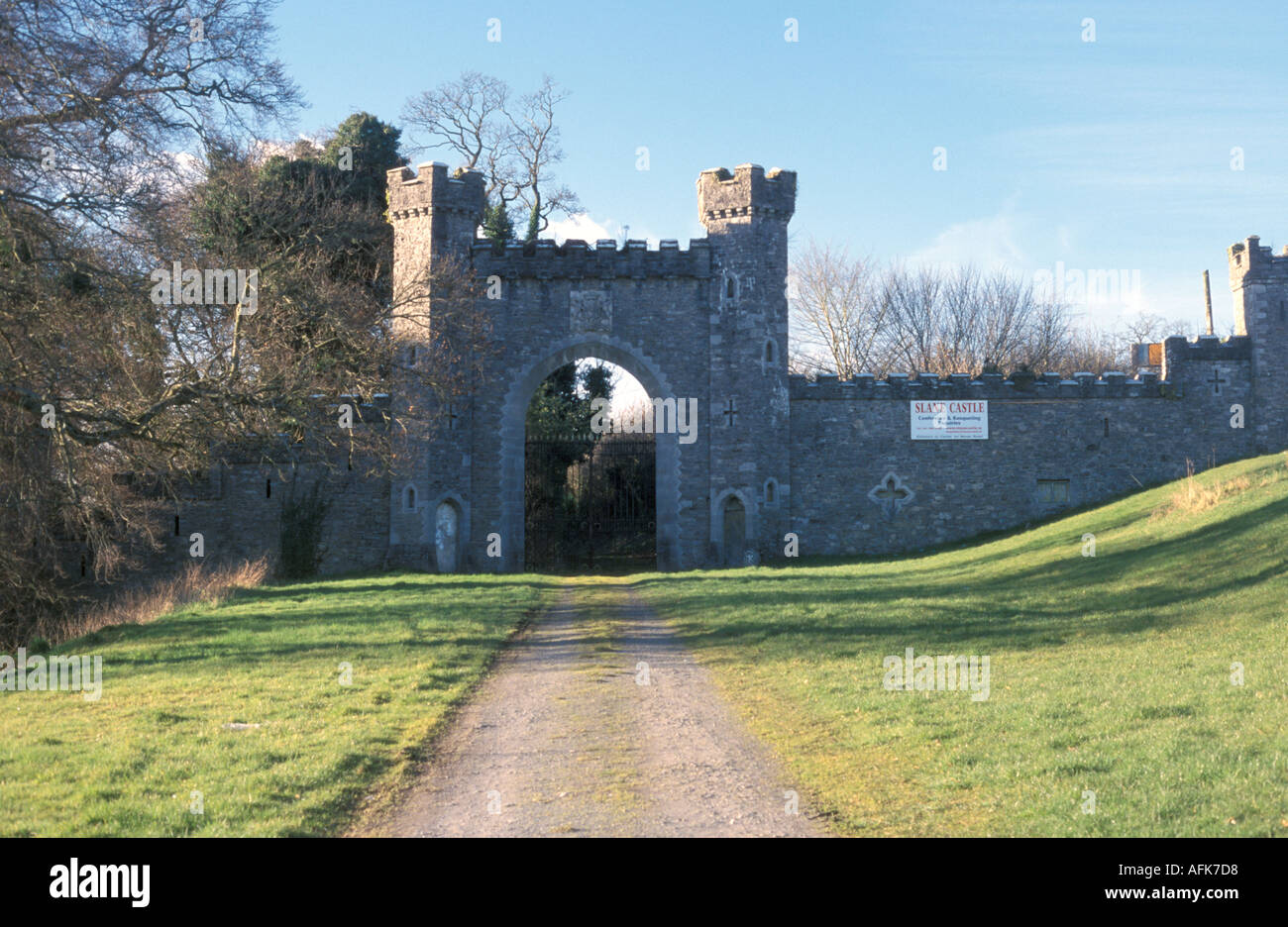 U2 slane castle hi-res stock photography and images - Alamy