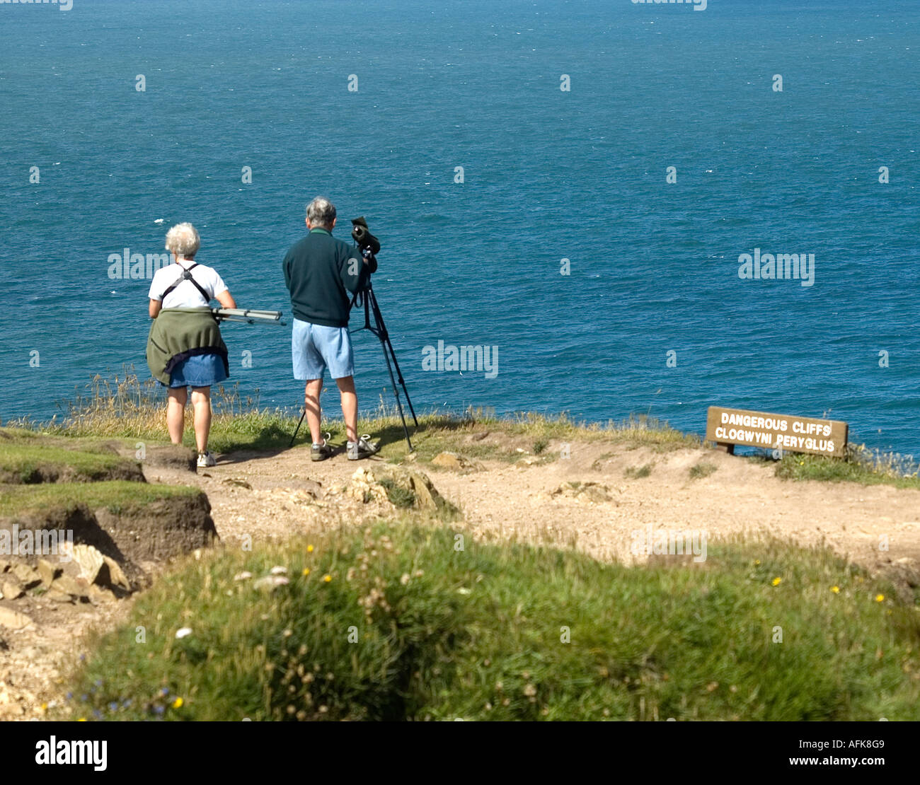 Birdwatches hi-res stock photography and images - Alamy