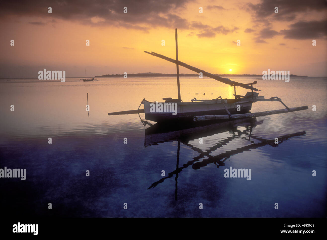 Traditional boat prahu hi-res stock photography and images - Alamy