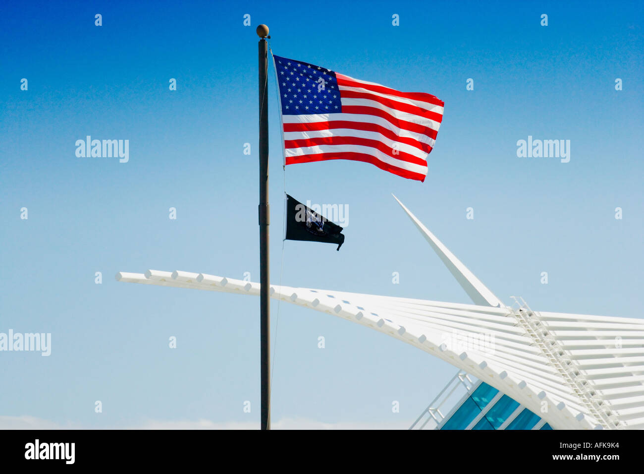 American flag flying over Calatrava wing of Milwaukee Art Museum ...