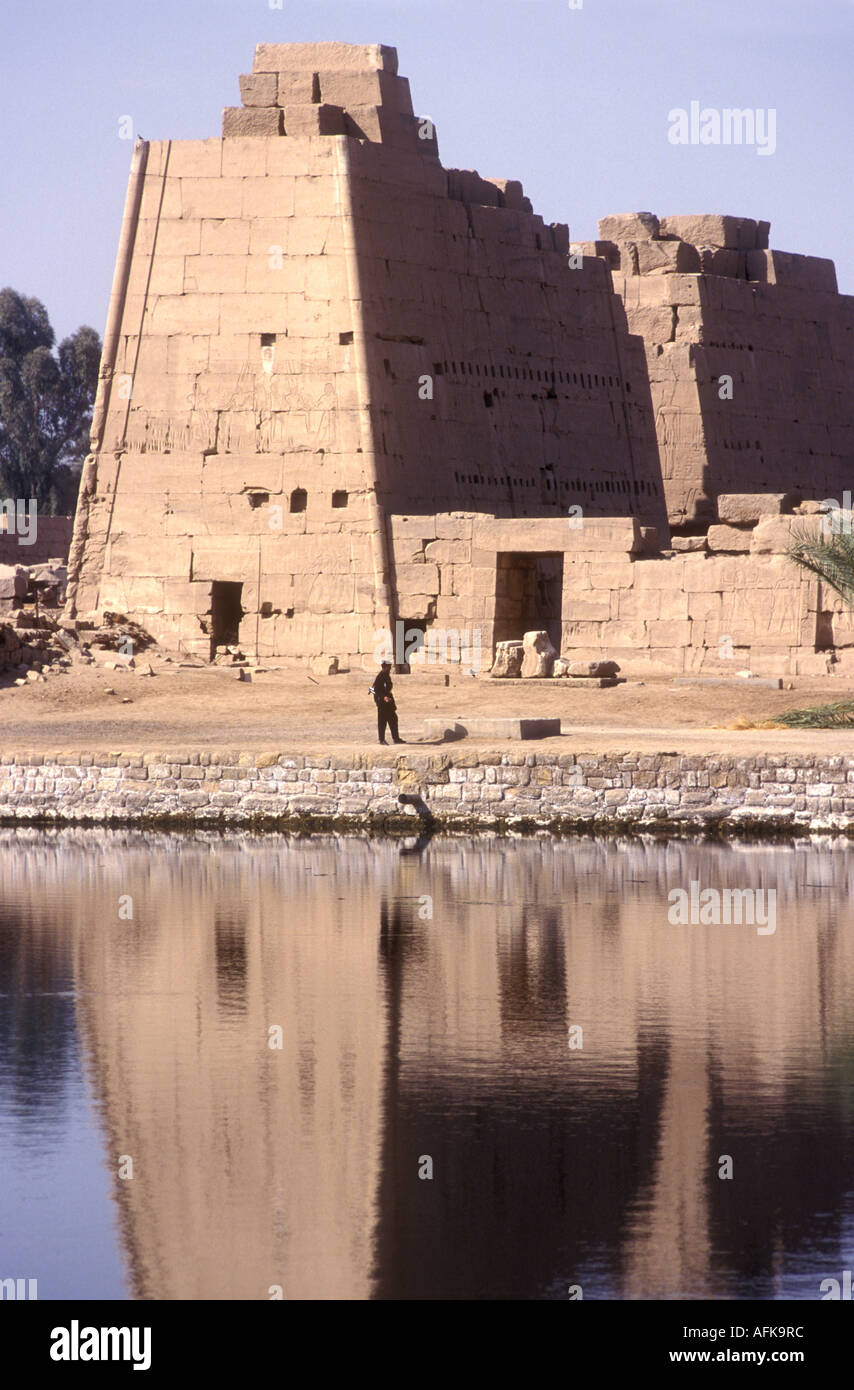 Pylon temple hi-res stock photography and images - Alamy