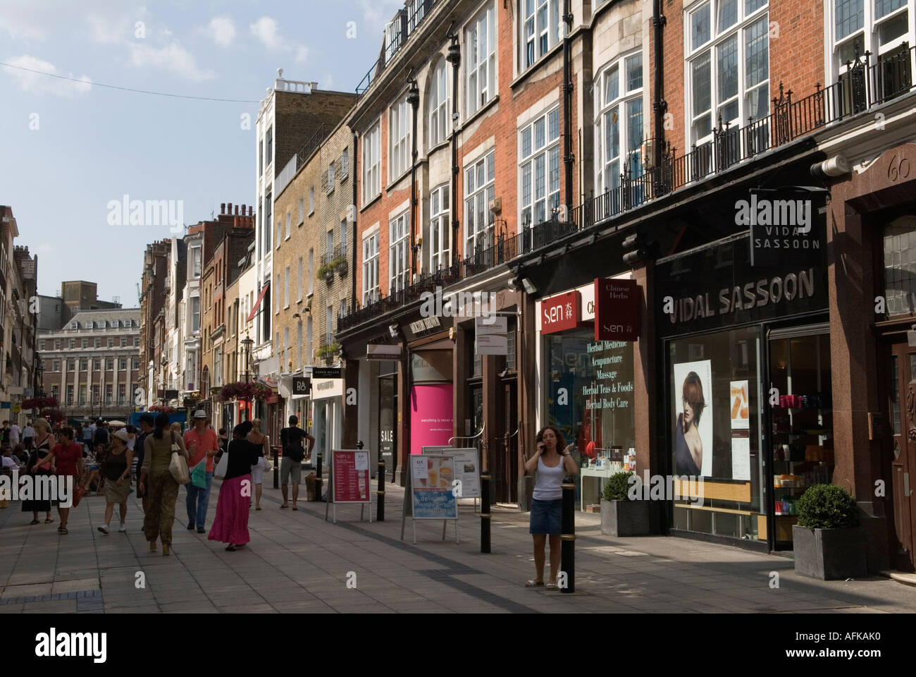 London w1 street hi-res stock photography and images - Alamy