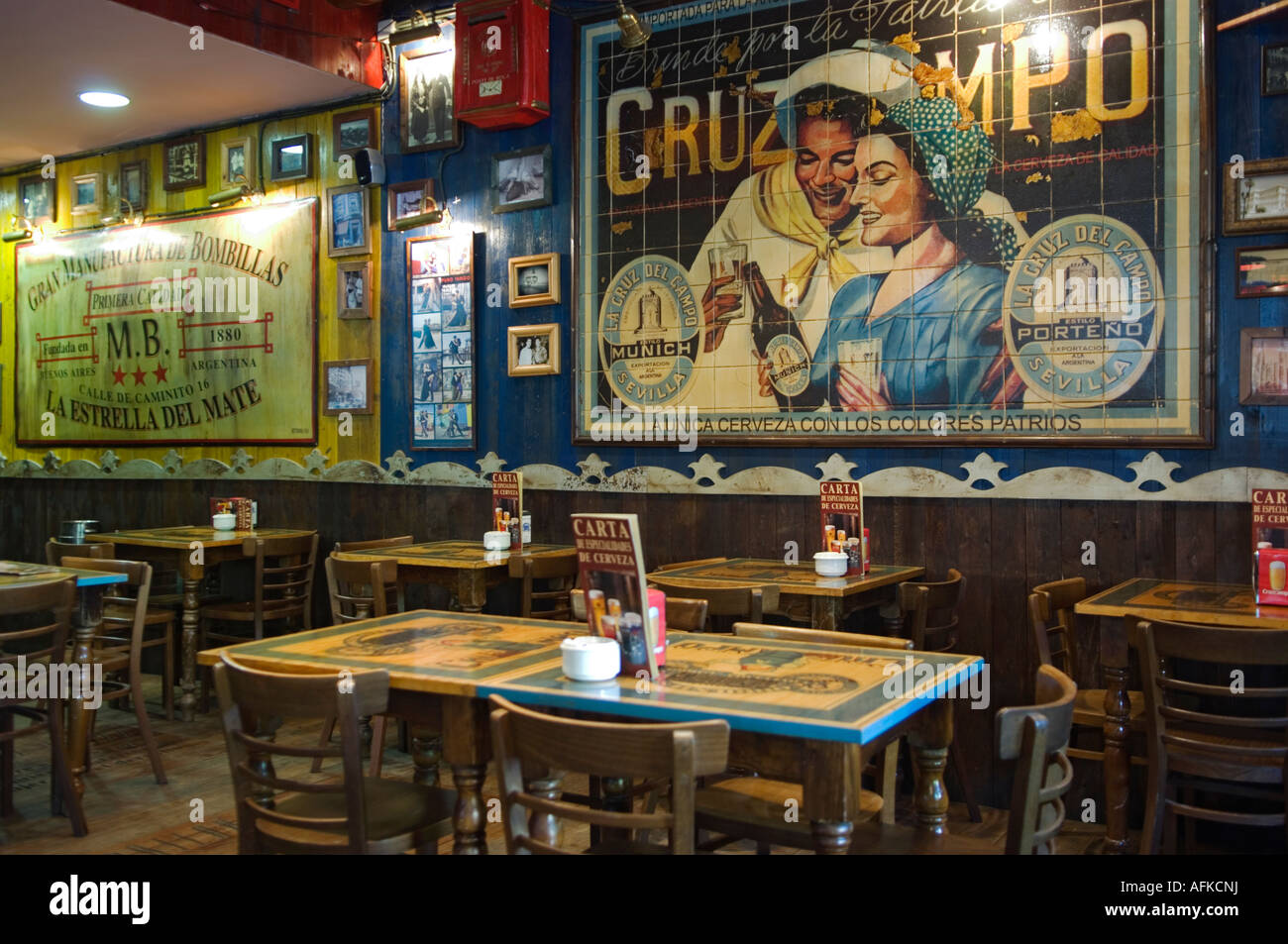 Cafe culture santa cruz hi-res stock photography and images - Alamy