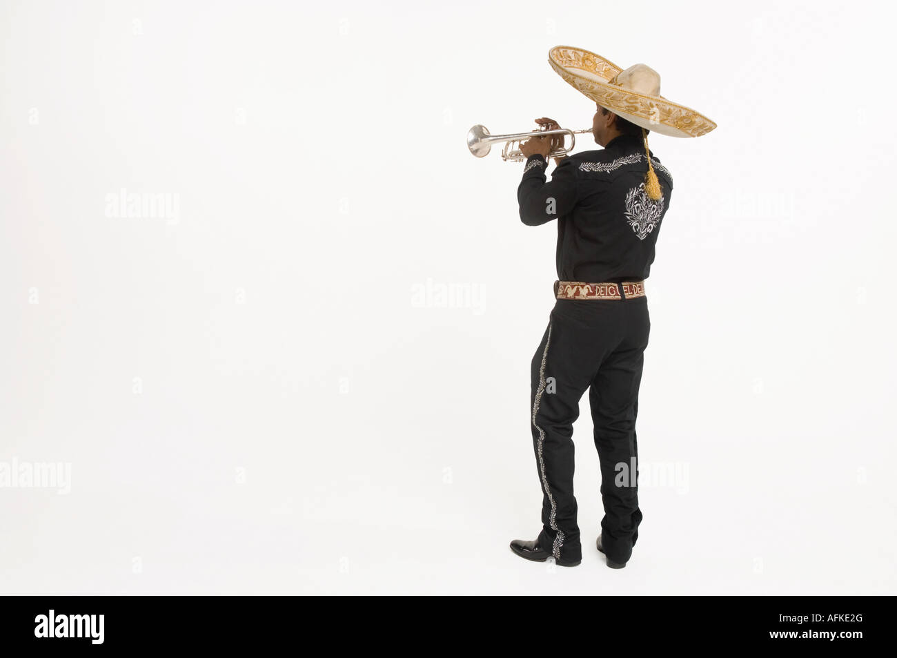 Portrait of Mariachi playing trumpet Stock Photo - Alamy