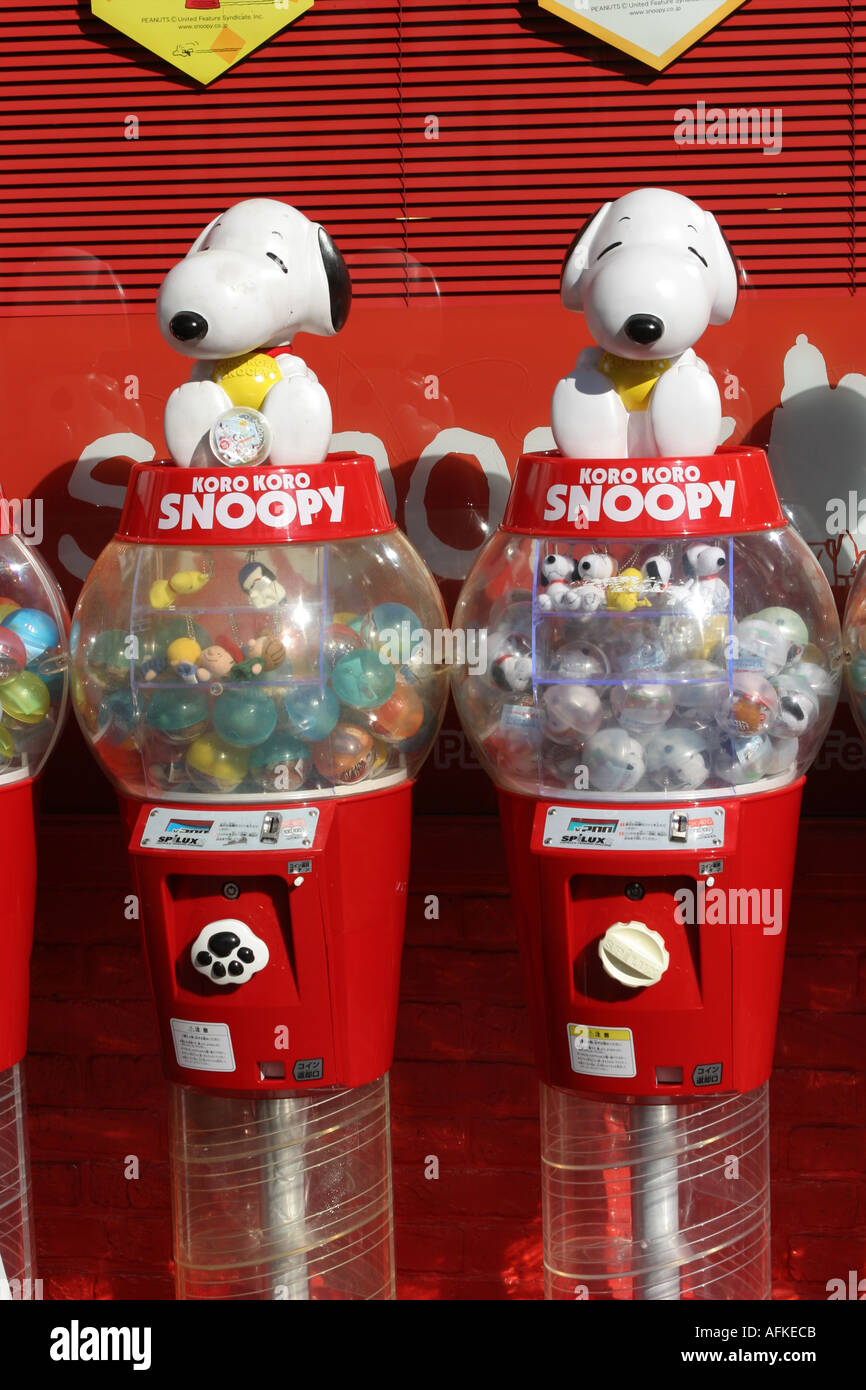 Snoopy Machines Harijuku District Tokyo Japan Stock Photo - Alamy