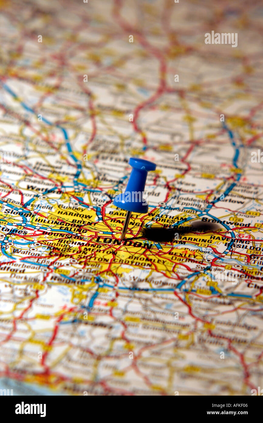 Map pin pointing london on hi-res stock photography and images - Alamy