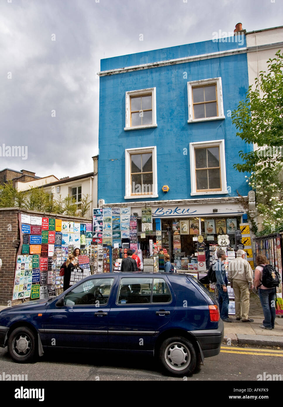 Portobello street cars hi-res stock photography and images - Alamy