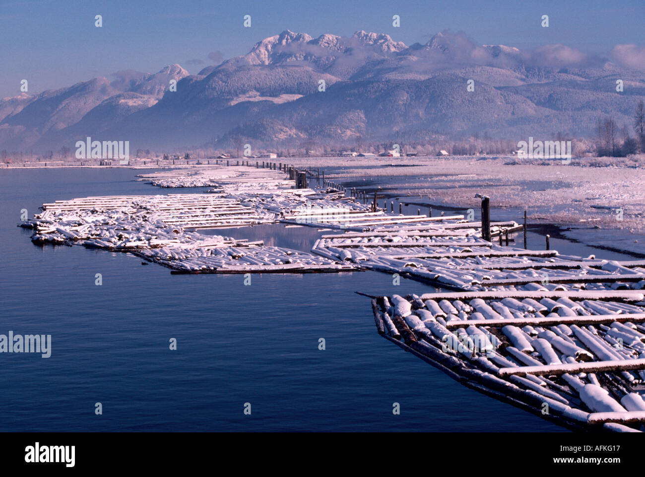 Log Booms On The Fraser River High Resolution Stock Photography and ...