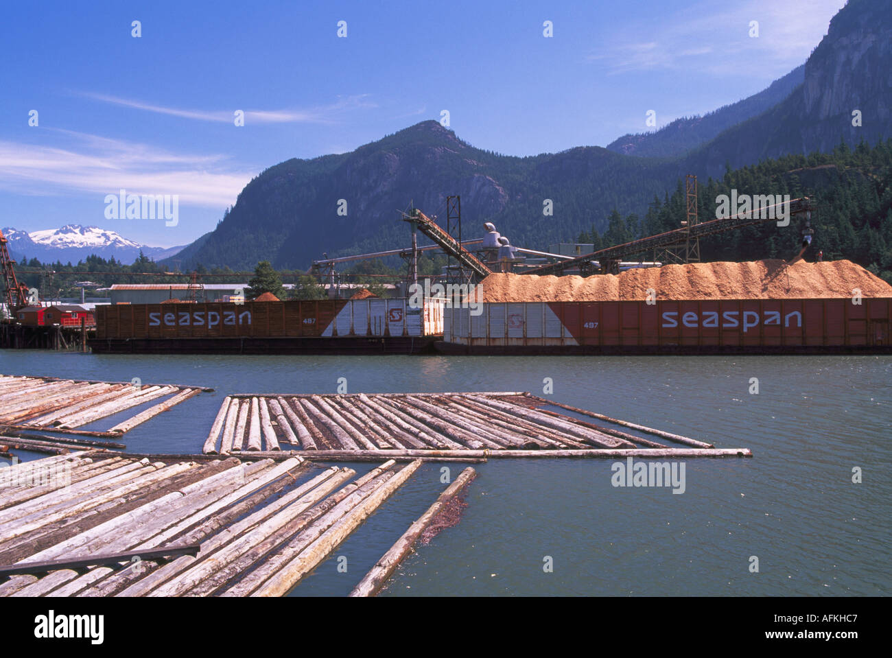 Logging forestry log booms hi-res stock photography and images - Alamy