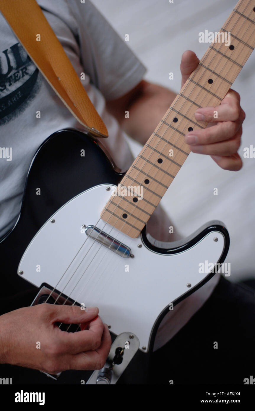 Fender electric guitar hi-res stock photography and images - Alamy