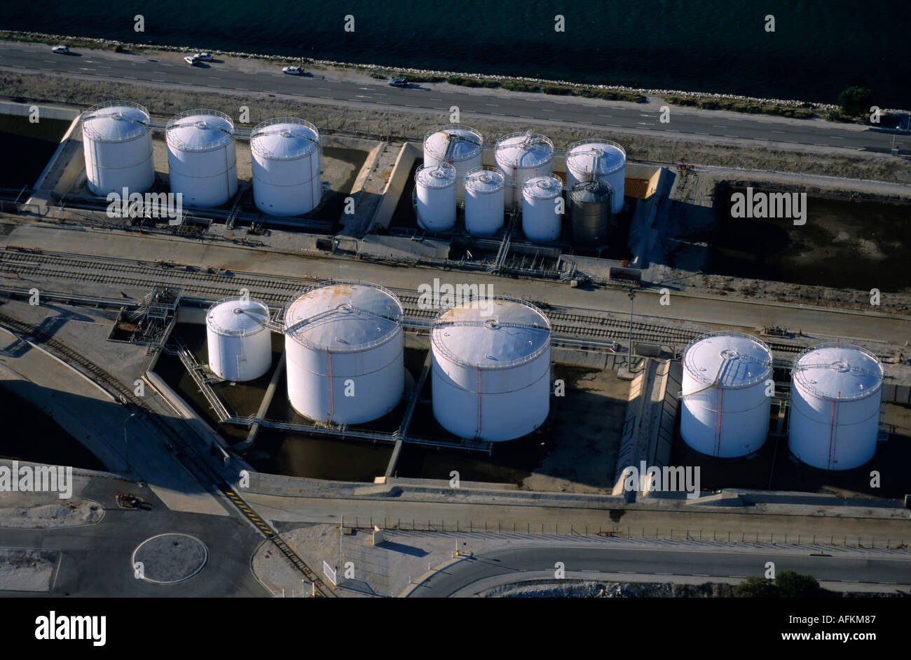 Oil refinery train tracks hi-res stock photography and images - Alamy