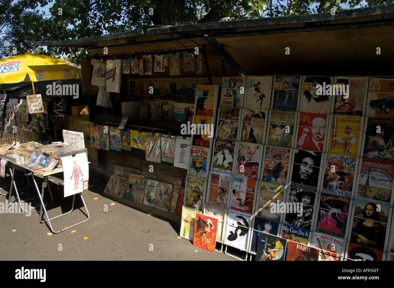 street market left bank paris france Stock Photo - Alamy