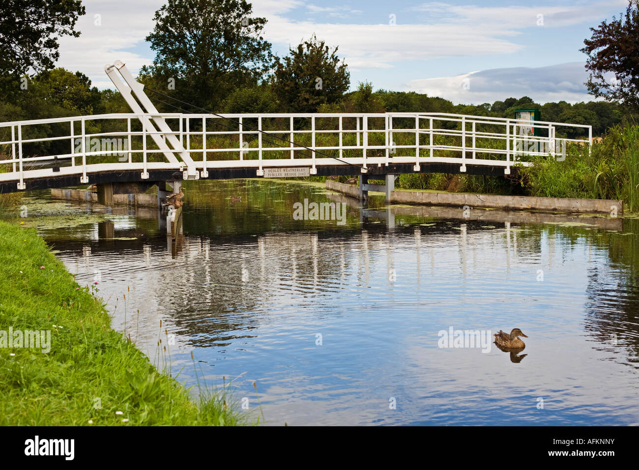 The Dudley Weatherley Jubilee Bridge across the Grand Western Canal ...