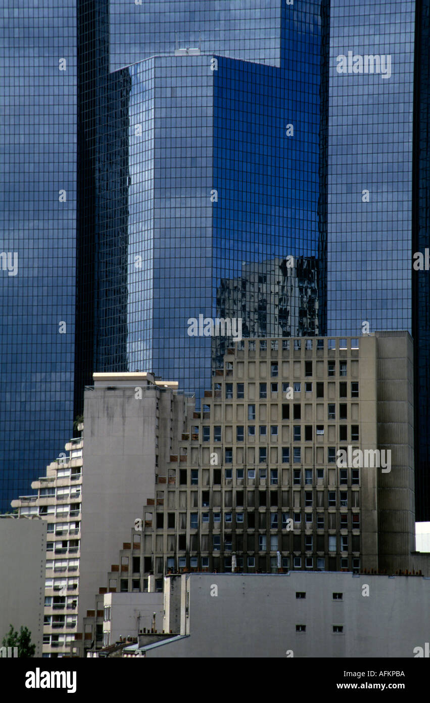 Skyscrapers in la defense paris hi-res stock photography and images - Alamy