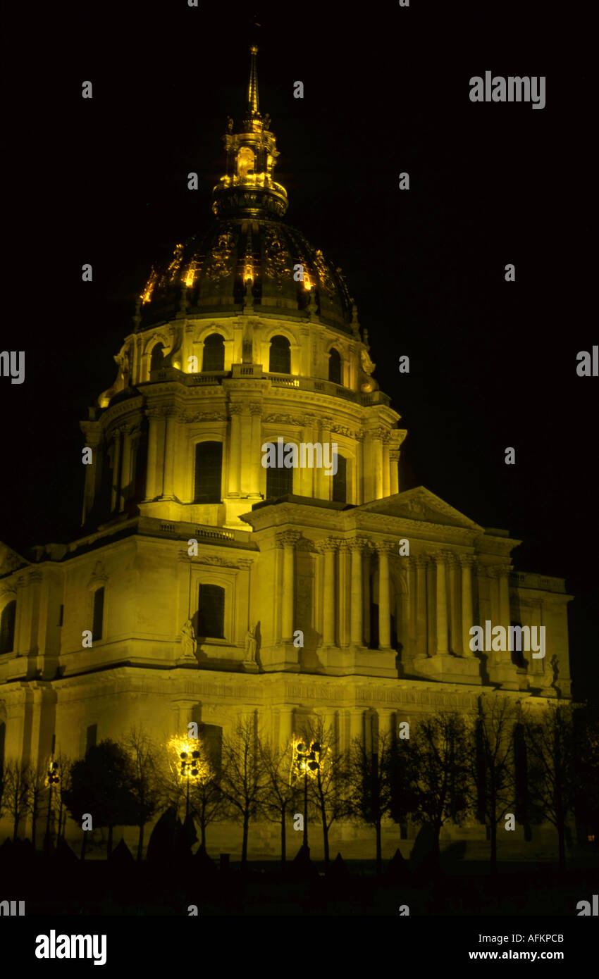 Les Invalides lit up at night, Paris, France Stock Photo - Alamy