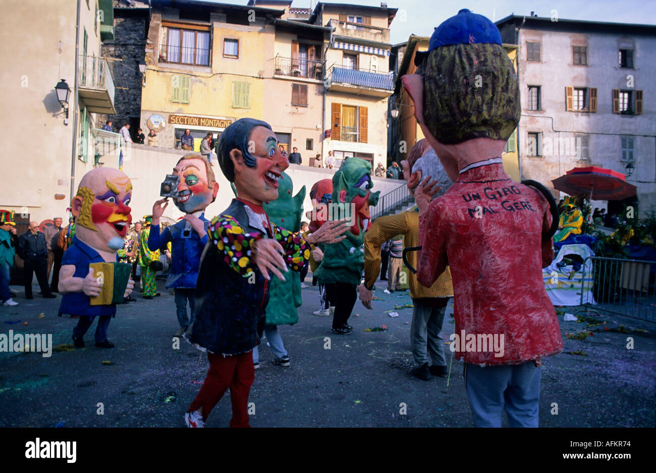 Papier mache group hi-res stock photography and images - Alamy