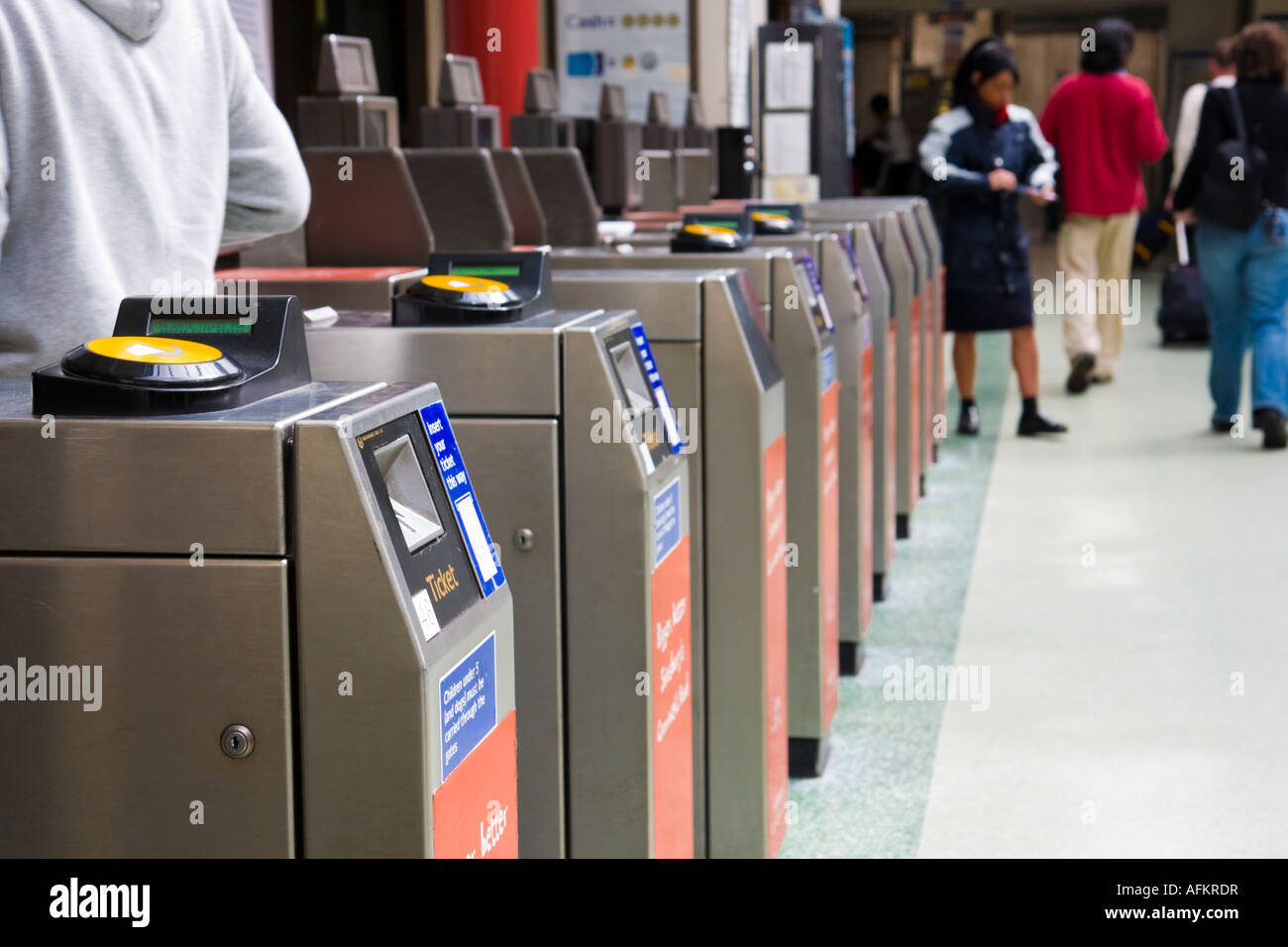 Automatic ticket barriers hi-res stock photography and images - Alamy
