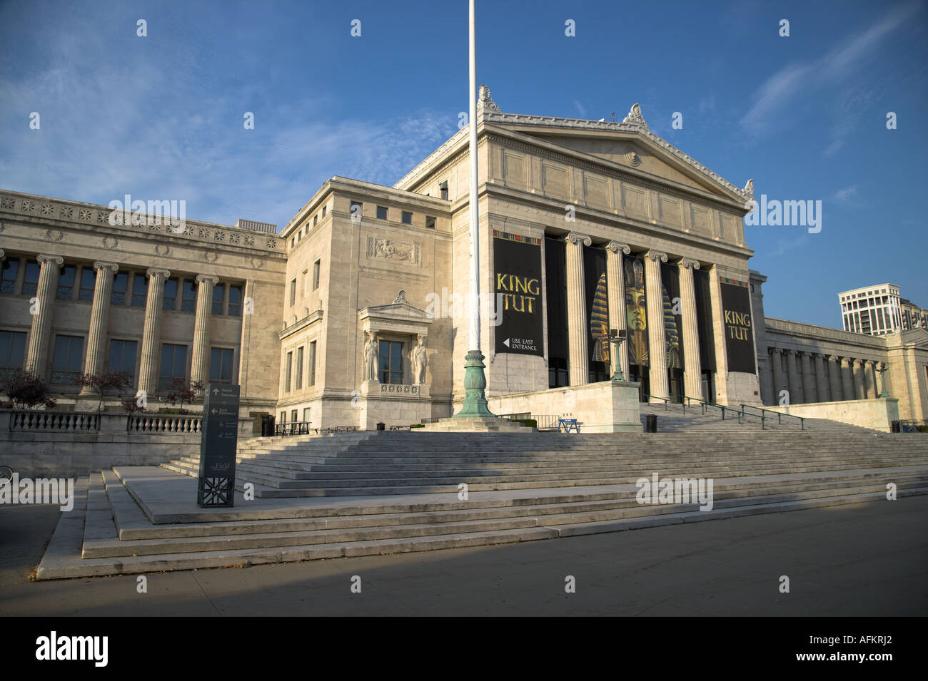Museum chicago illinois exterior field hi-res stock photography and ...