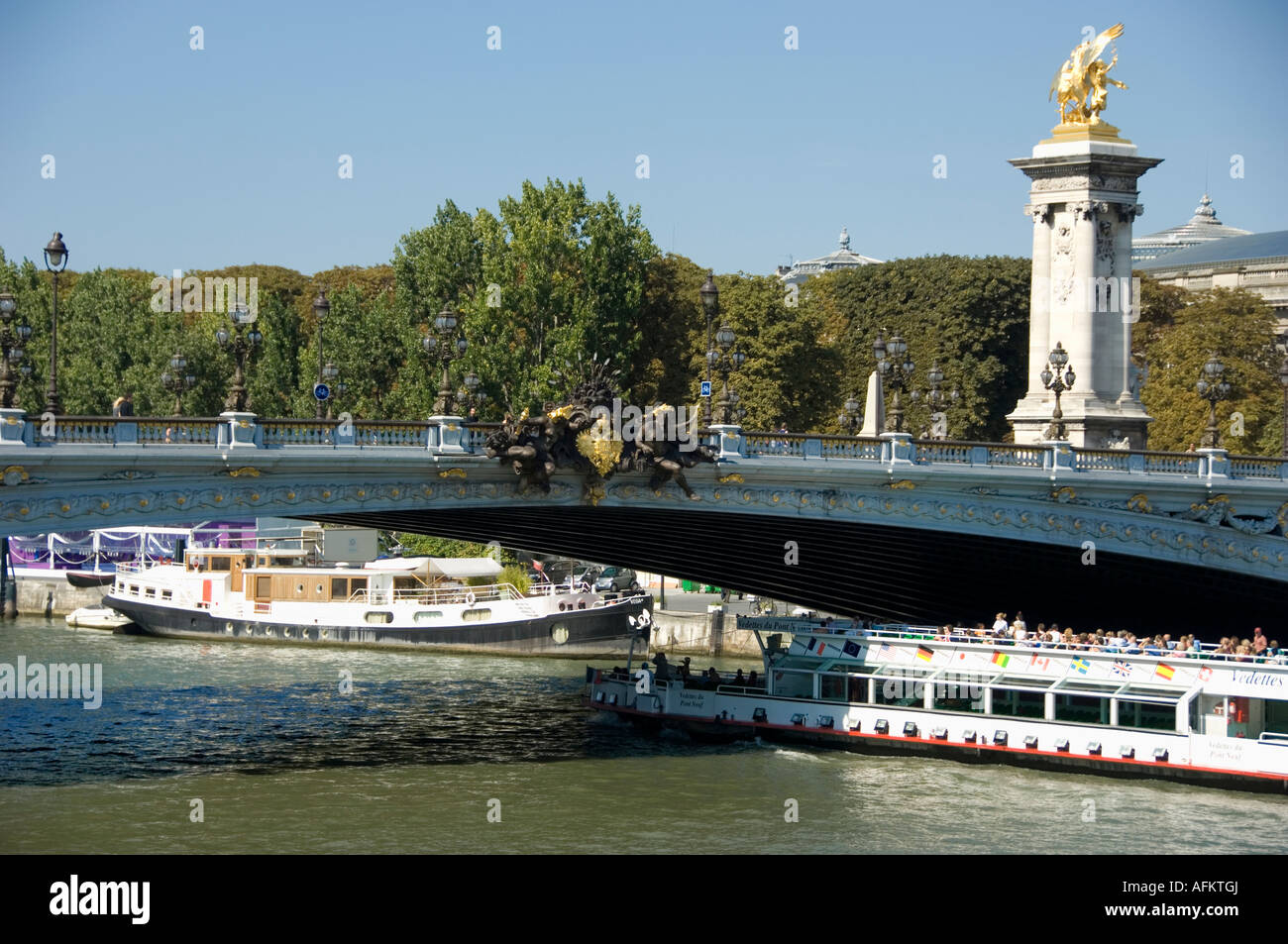 Pont alexandre ii hi-res stock photography and images - Alamy