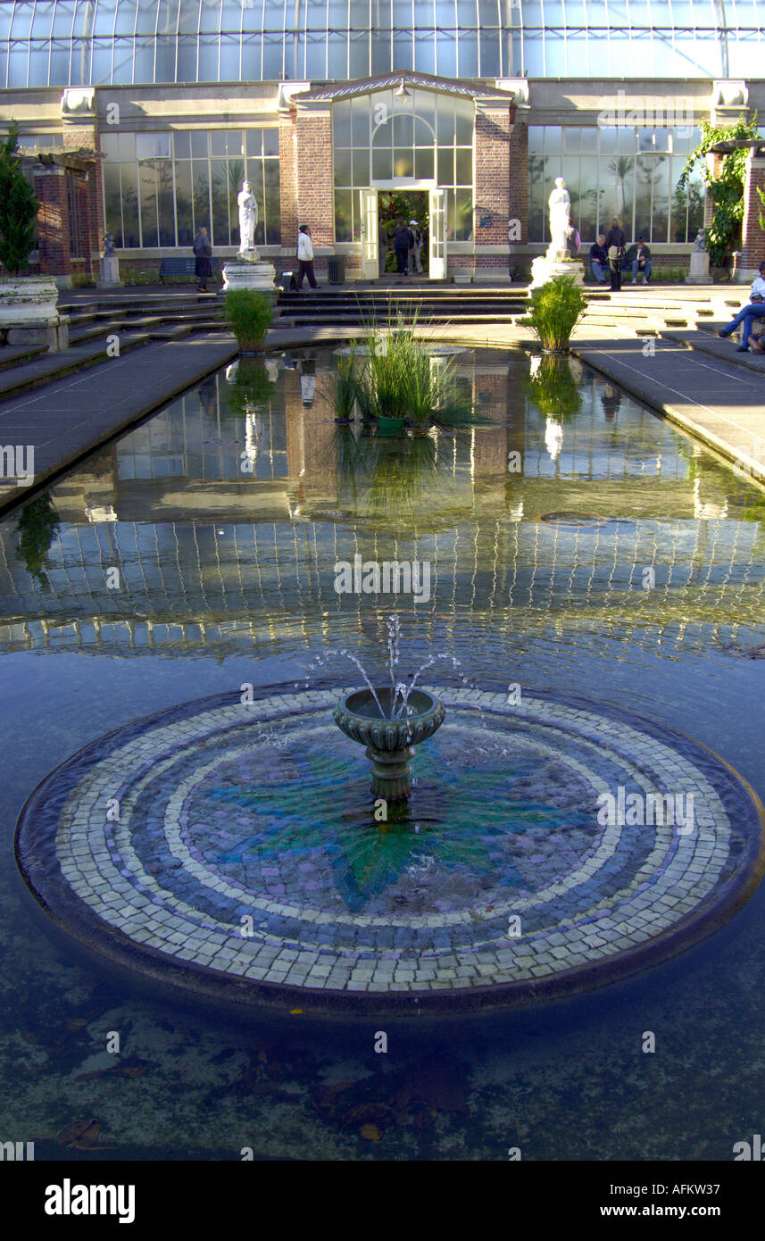 Water fountain greenhouses and ornamental gardens Wintergarden Auckland ...