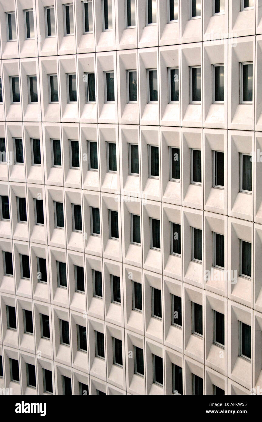 Windows in a modern office building Stock Photo - Alamy