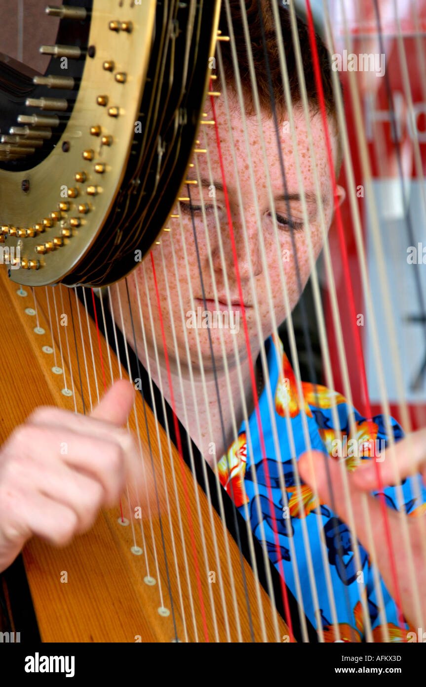 The harp hi-res stock photography and images - Alamy