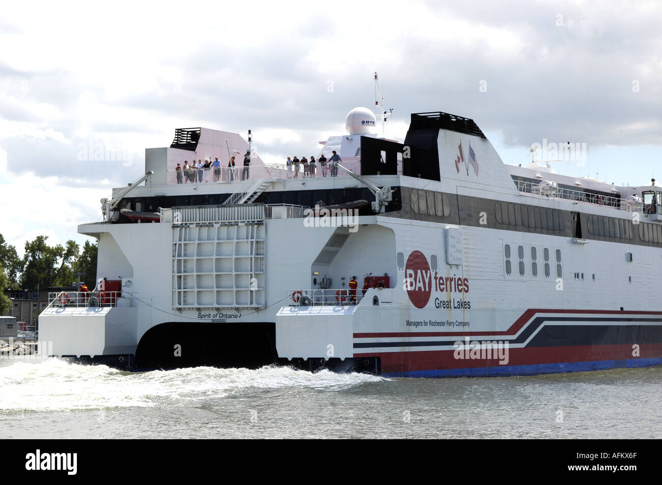 Fast ferry on Lake Ontario Stock Photo - Alamy