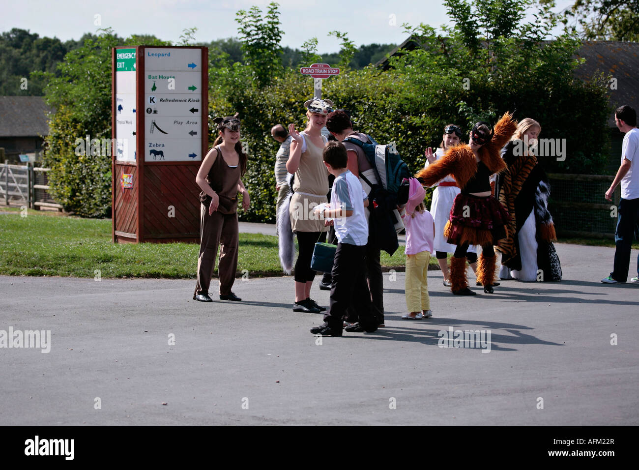 Animals with actors hi-res stock photography and images - Alamy