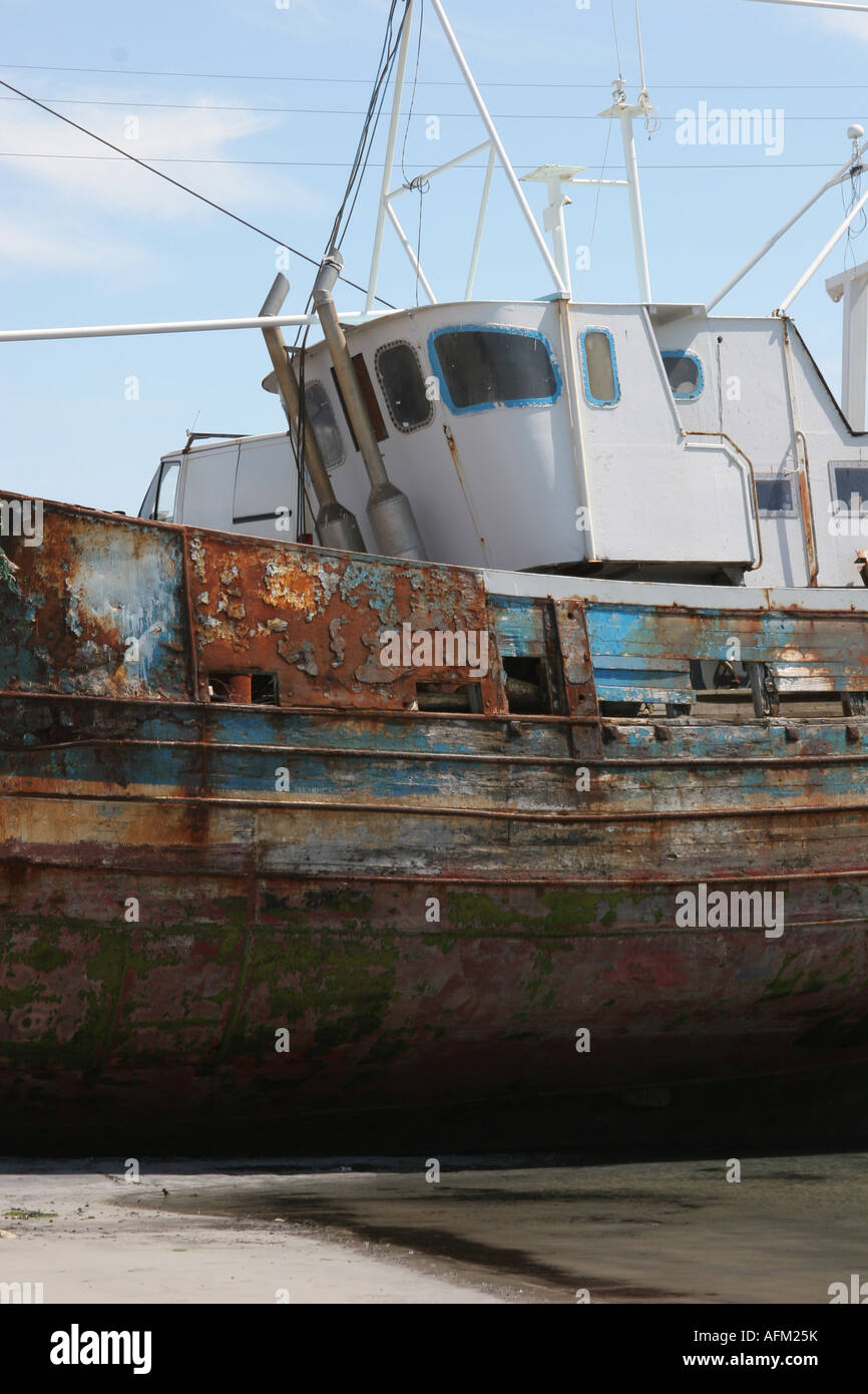 Broken ship hi-res stock photography and images - Alamy