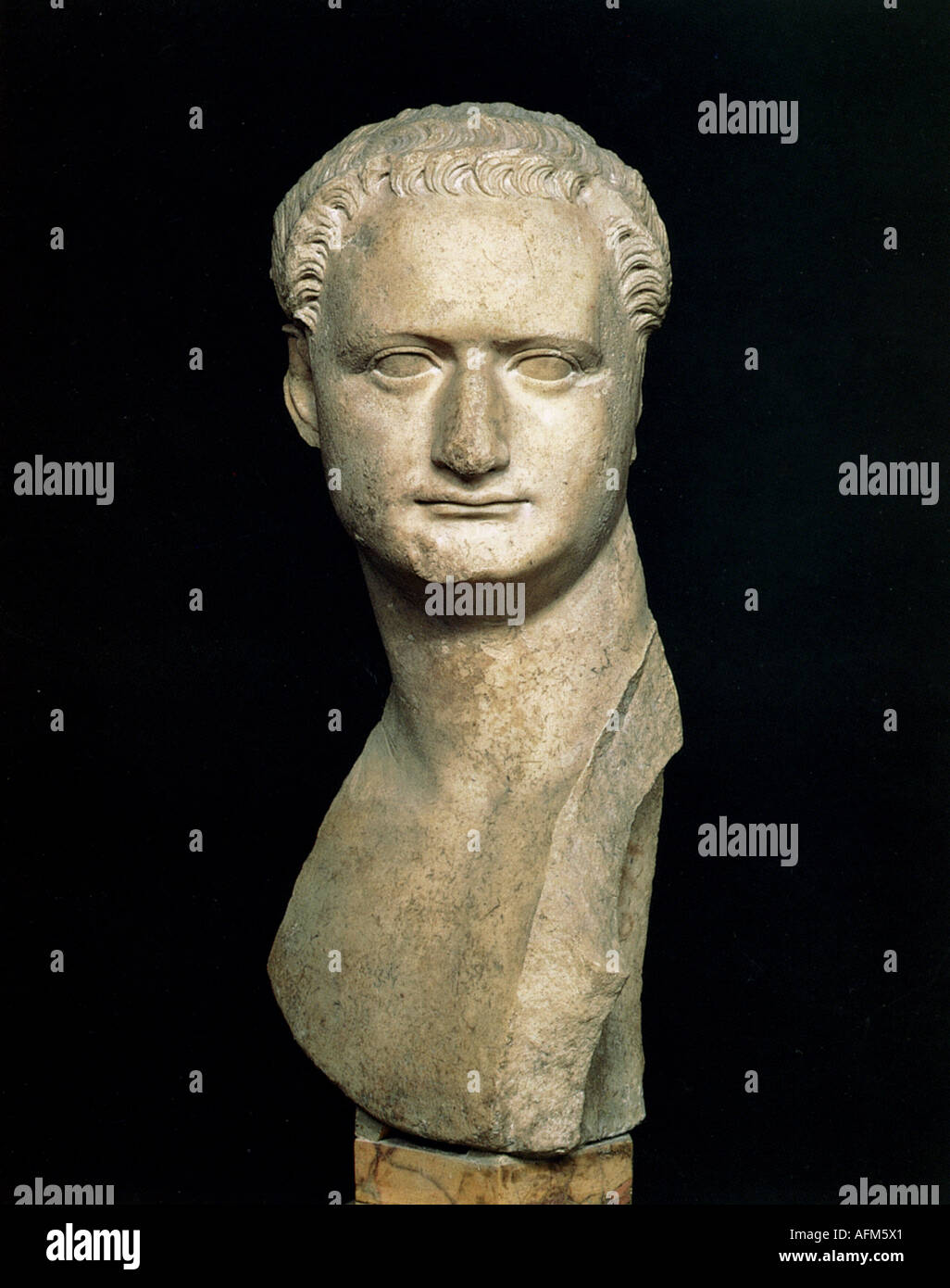Portrait bust of domitian hi-res stock photography and images - Alamy