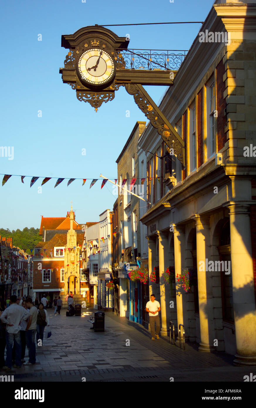English high streets hi-res stock photography and images - Alamy