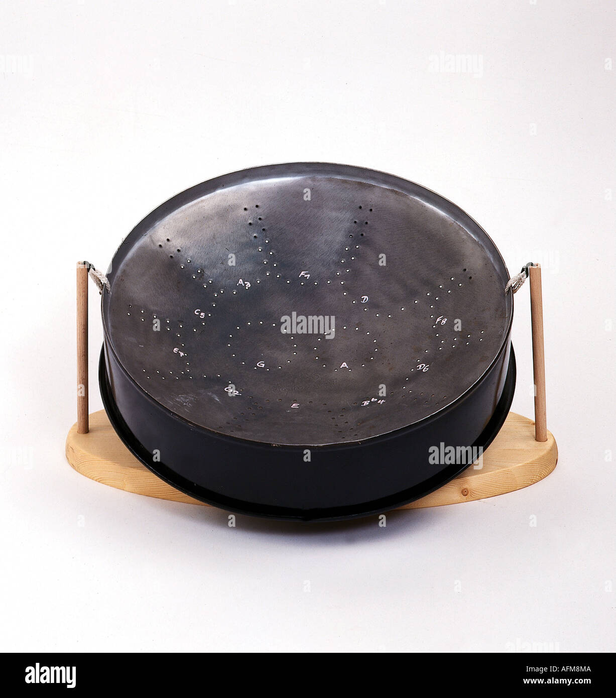 Steeldrum hi-res stock photography and images - Alamy