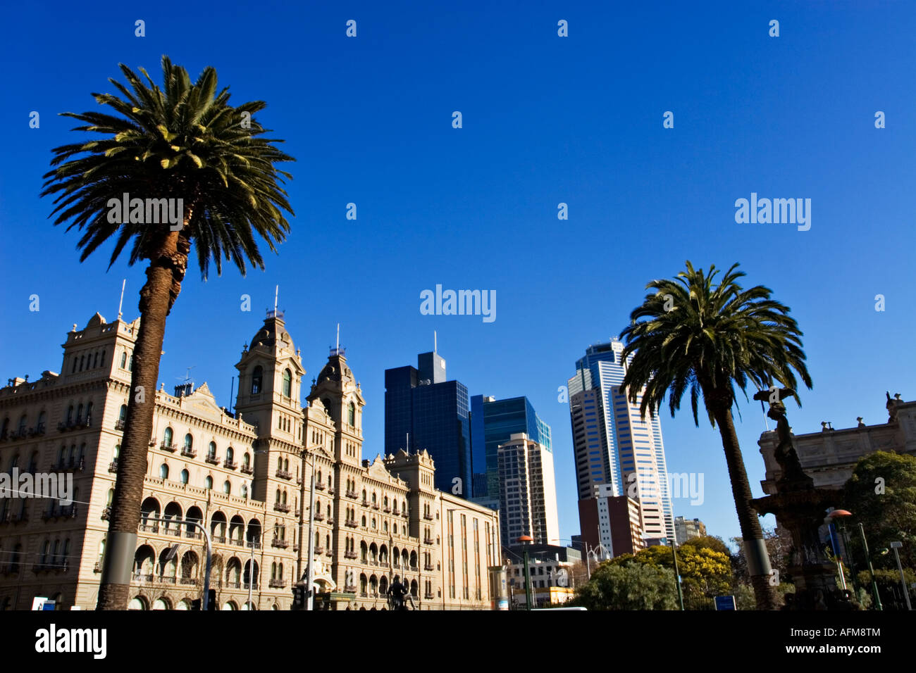 Cityscape streetscape sunshine scenic hi-res stock photography and ...
