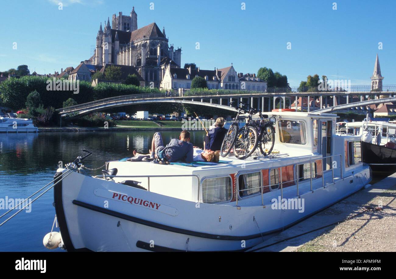 Landing place ships hi-res stock photography and images - Alamy