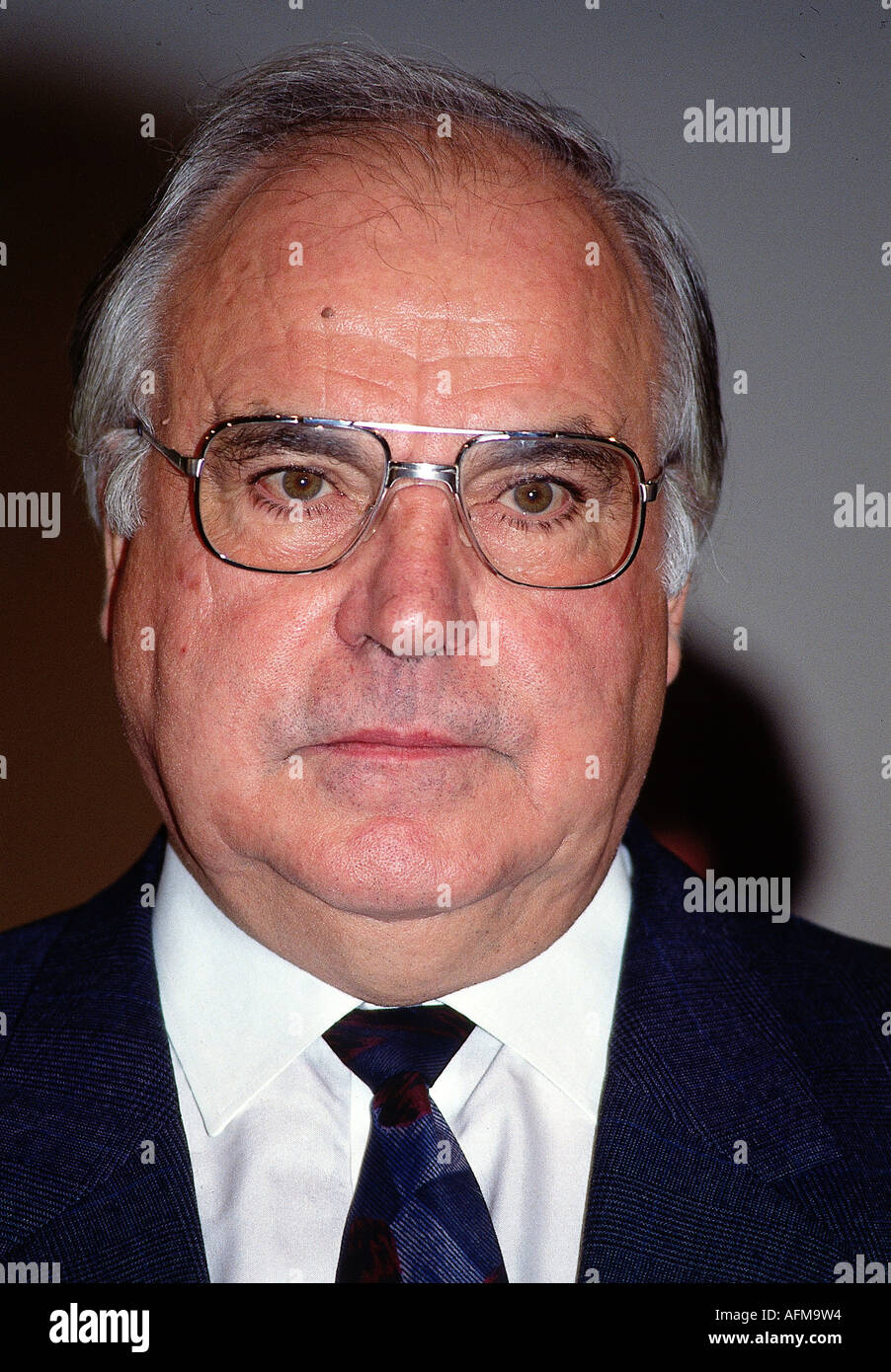 Federal chancellor 1 10 1982 27 10 1998 hi-res stock photography and ...