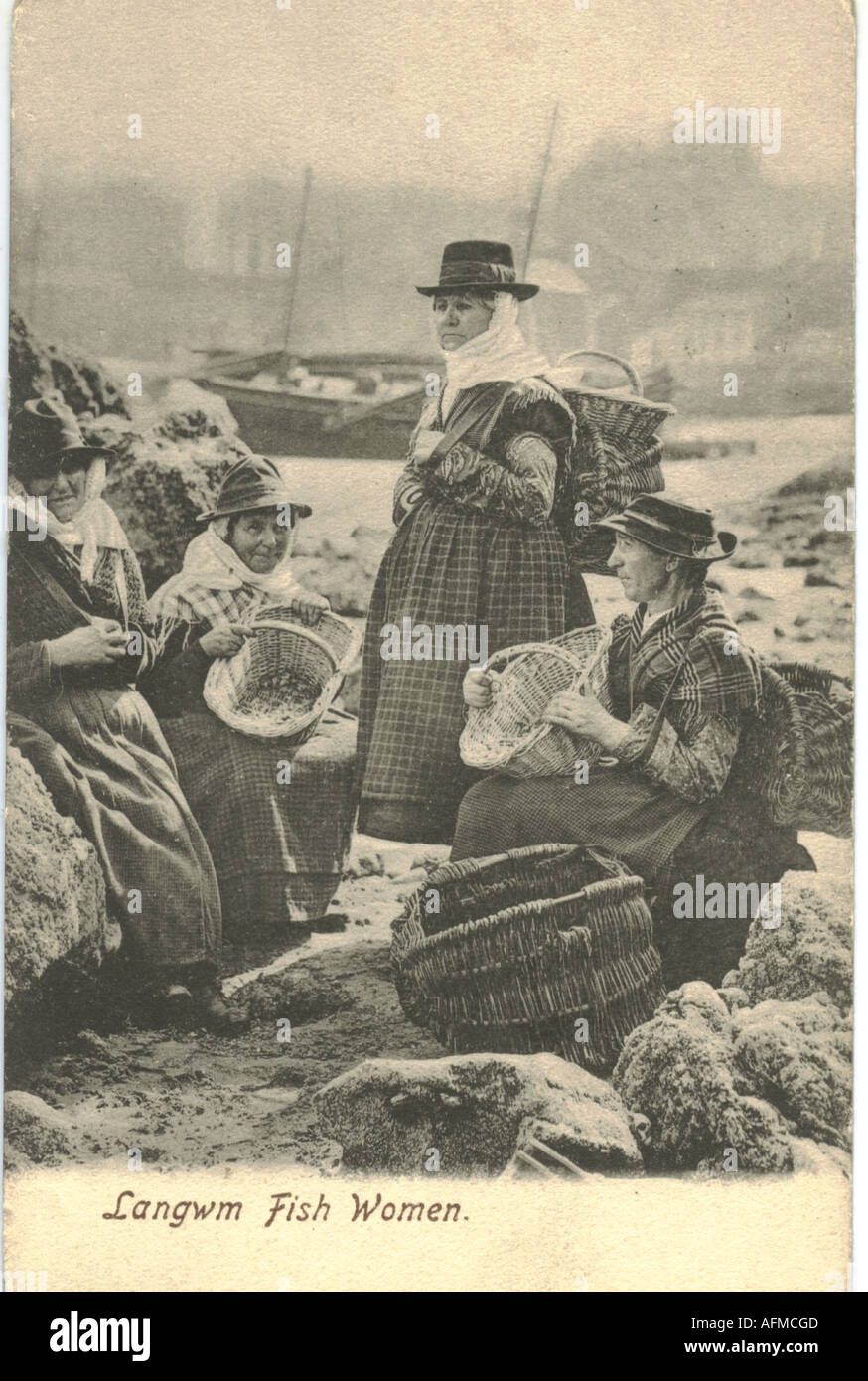 Women in traditional welsh costume hi-res stock photography and images ...
