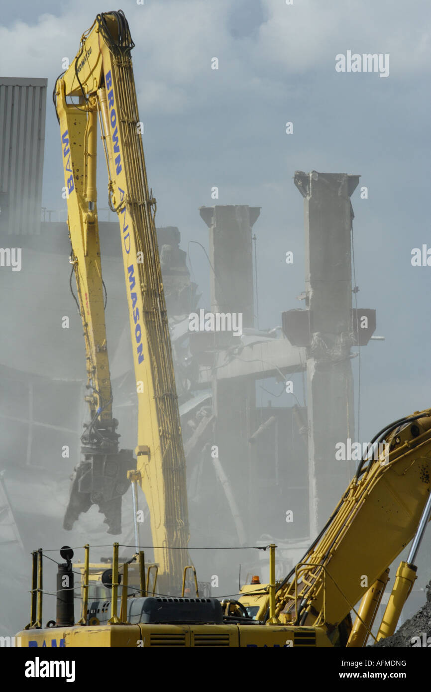 Demolition redevelopment stadium hi-res stock photography and images ...