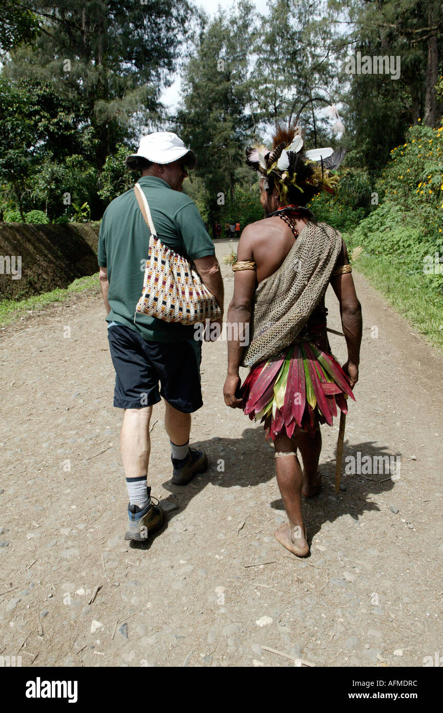 A Huli wigman tribal warrior, Tari, Papua New Guinea Stock Photo - Alamy