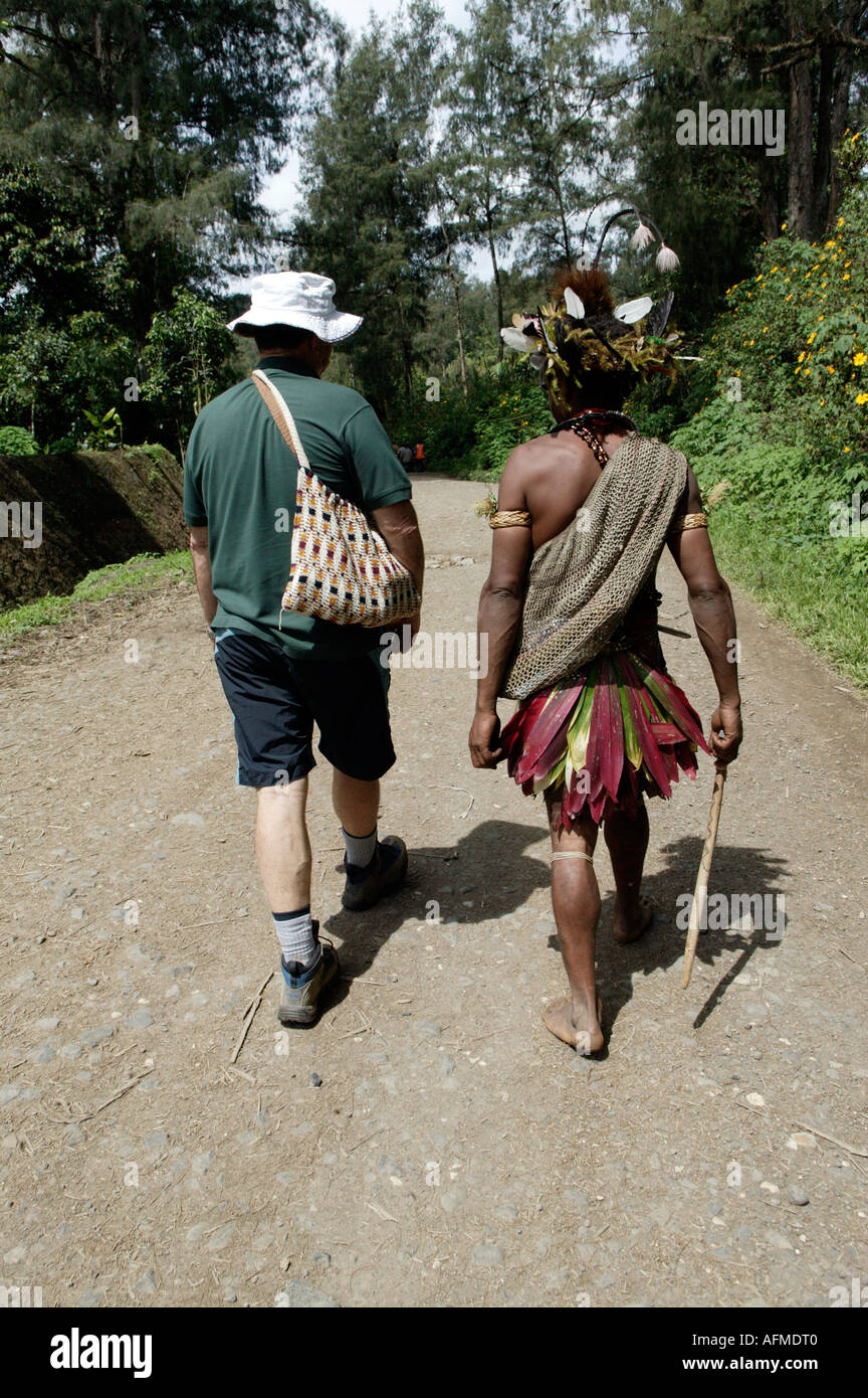 A Huli wigman tribal warrior, Tari, Papua New Guinea Stock Photo - Alamy