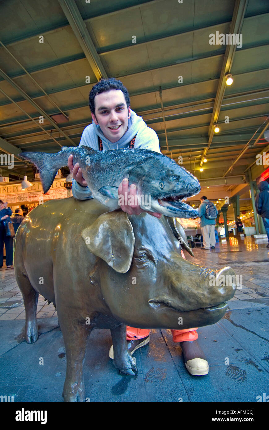 Rachel the pig at pike place market hi-res stock photography and images ...