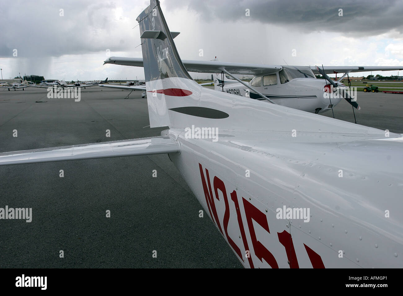 Cessna 172 skyhawk aircraft hi-res stock photography and images - Alamy