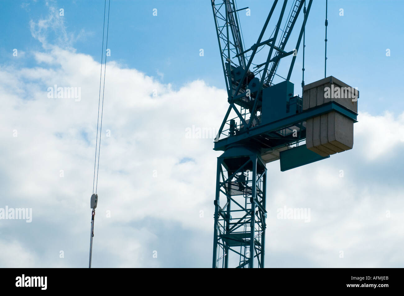 Prefab housing crane hi-res stock photography and images - Alamy