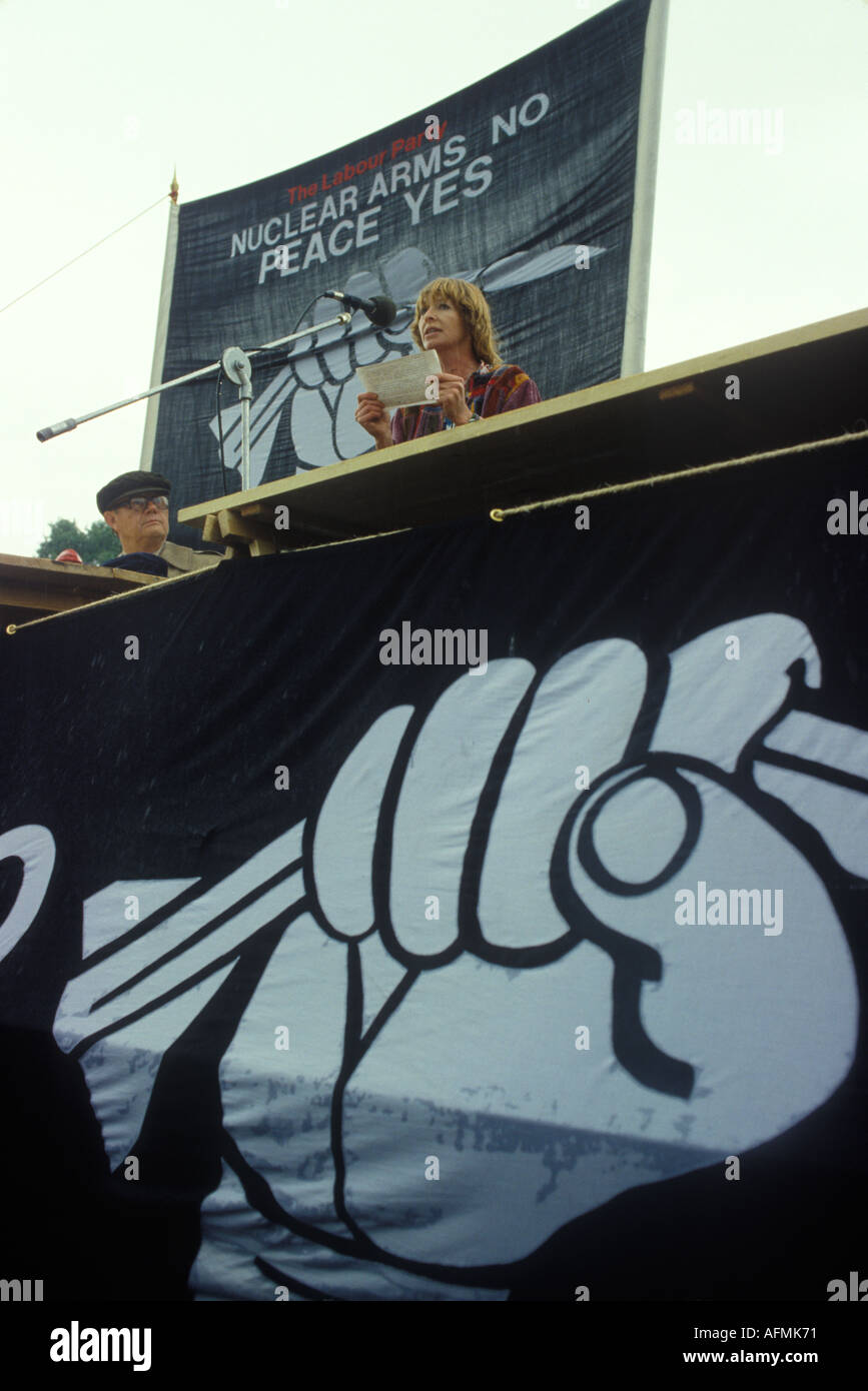Susanna York actress actor at CND 1980s Labour Party Anti "Nuclear Arms ...