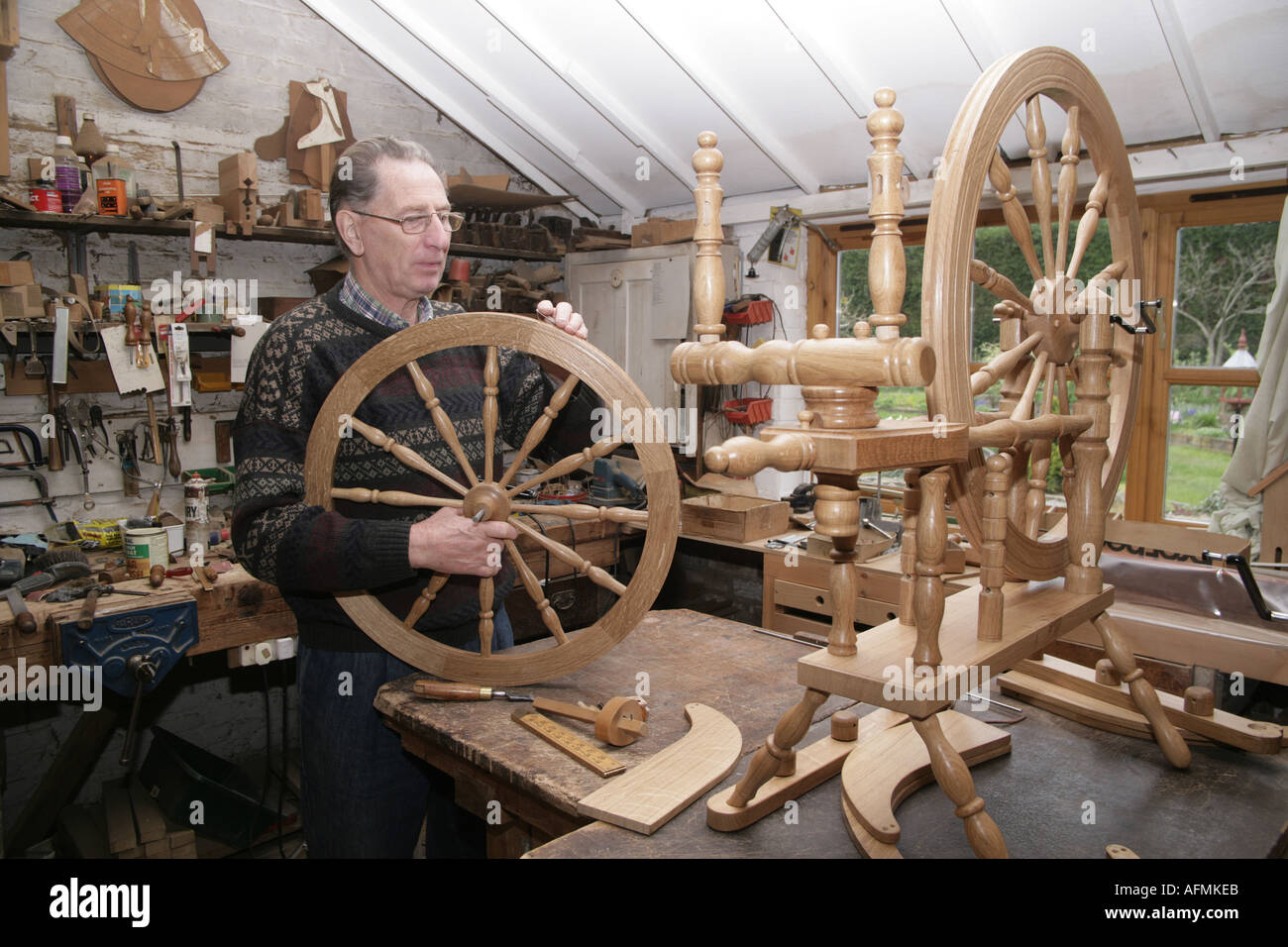 Spinning wheels spinning round hi-res stock photography and images - Alamy
