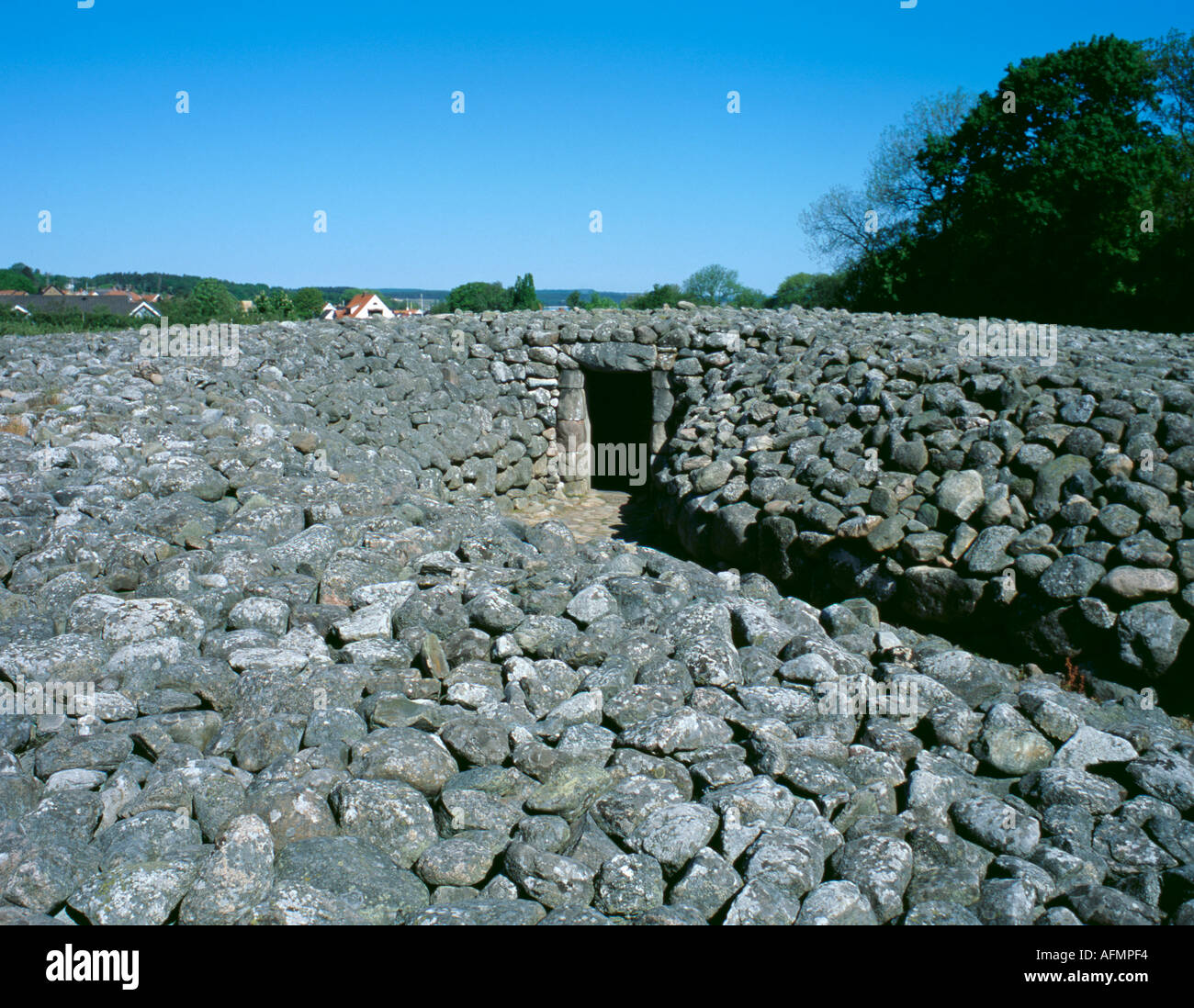 Entrance to Kungagraven (King's Grave or Bredarör burial cist), "Bronze ...