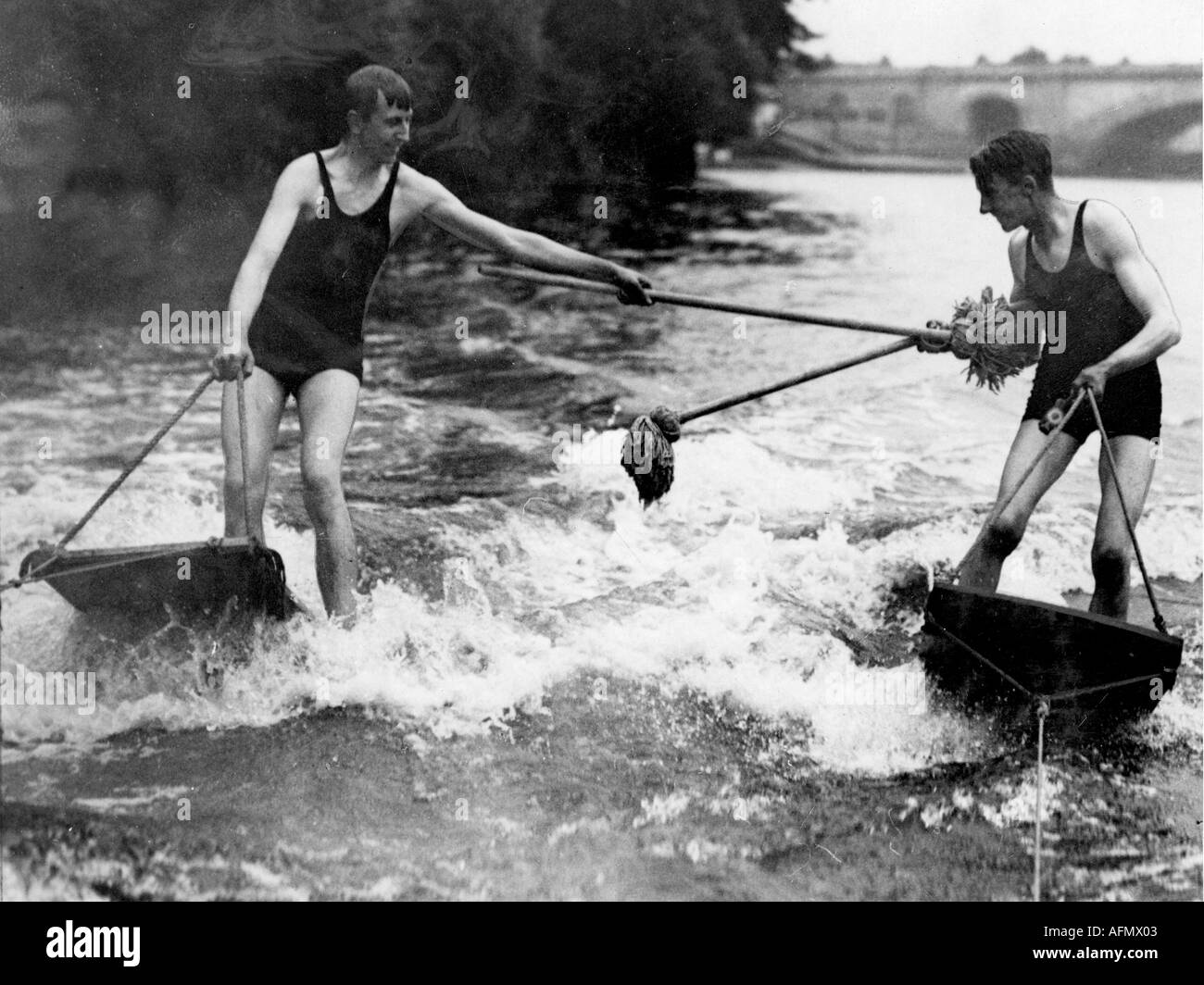 Mop Fight River Thames Stock Photo - Alamy