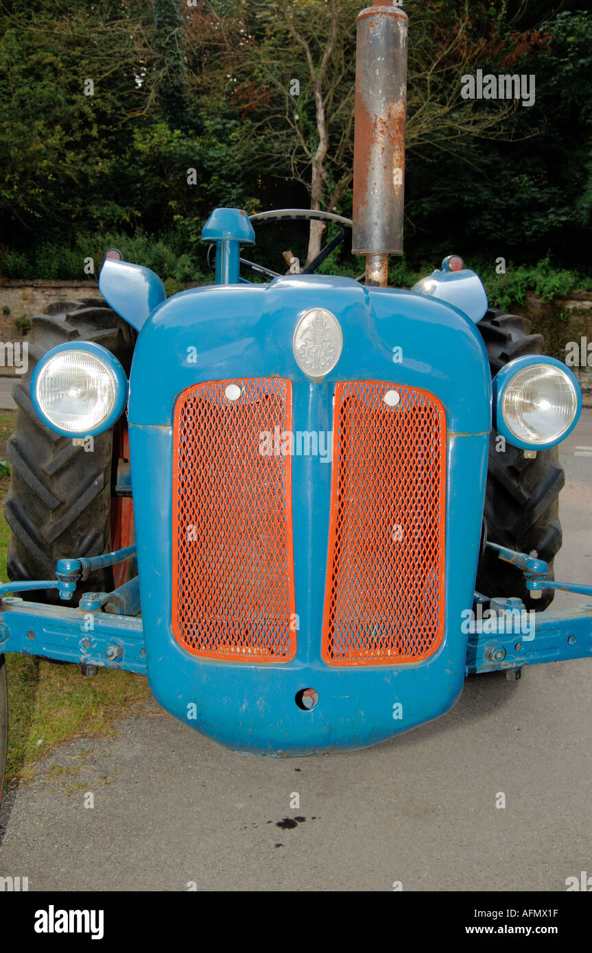 Fordson Dexter vintage tractor Stock Photo - Alamy