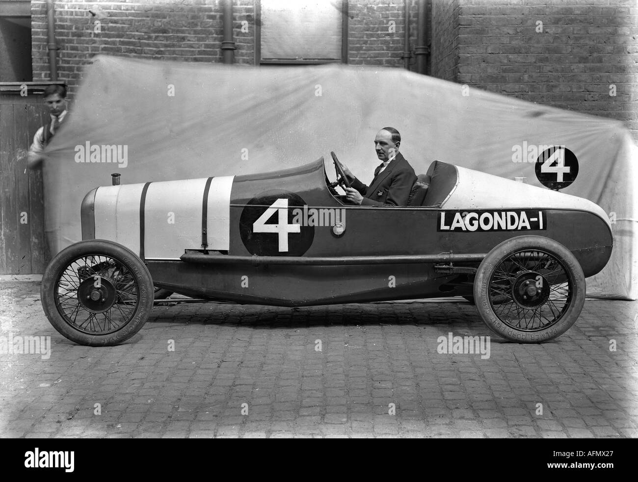 Racing brooklands Black and White Stock Photos & Images - Alamy