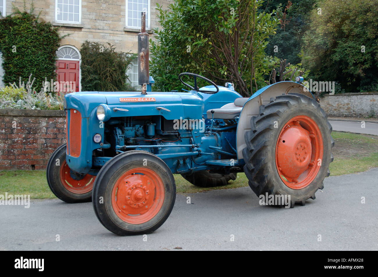Fordson Dexter vintage tractor Stock Photo - Alamy